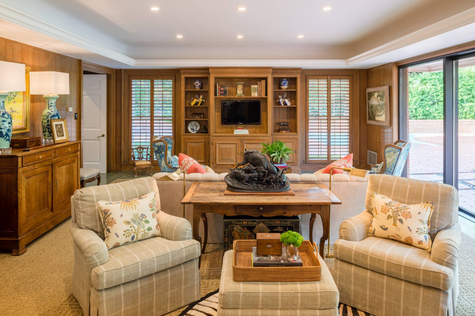 Traditional Estate - M • Interiors